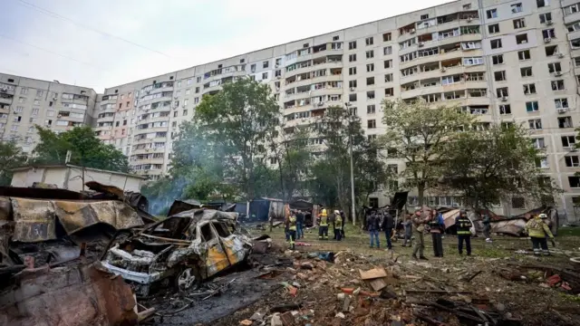 Rusija i Ukrajina: Ukrajinske snage se povlače u Harkovskoj oblasti pod pritiskom Rusa - BBC ...