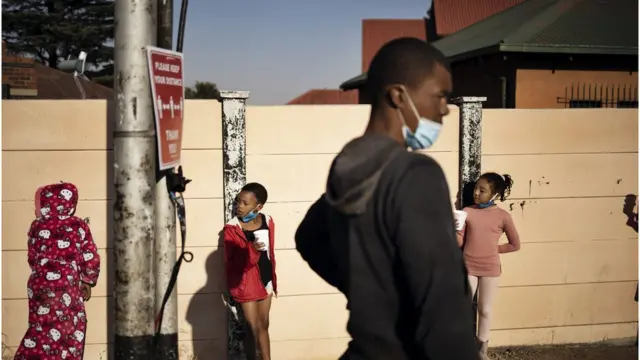 Virusi vya corona : Rais Ramaphosa asema mlipuko wa virusi utakuwa ...