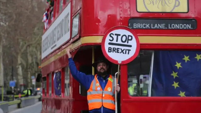 Brexit - AB'den İngiltere'ye yanıt: Anlaşmayı yeniden müzakere ...