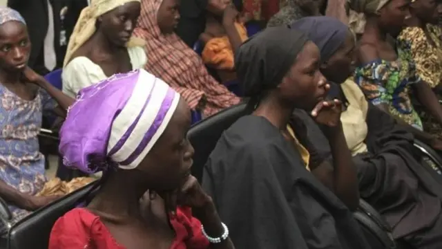 'Yan matan Chibok 82 sun isa Abuja - BBC News Hausa