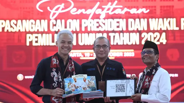 Pilpres 2024: Anies-Muhaimin dan Ganjar-Mahfud MD daftar capres-cawapres ke KPU - BBC News Indonesia