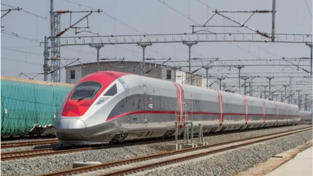 Penyebab kecelakaan kereta api di Cicalengka Bandung: Isu keselamatan dan proyek jalur ganda ...