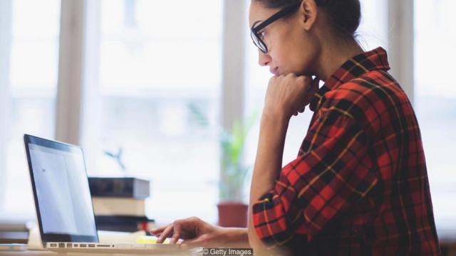 Apakah kata penutup di email menunjukkan jati diri siapa kita? - BBC ...