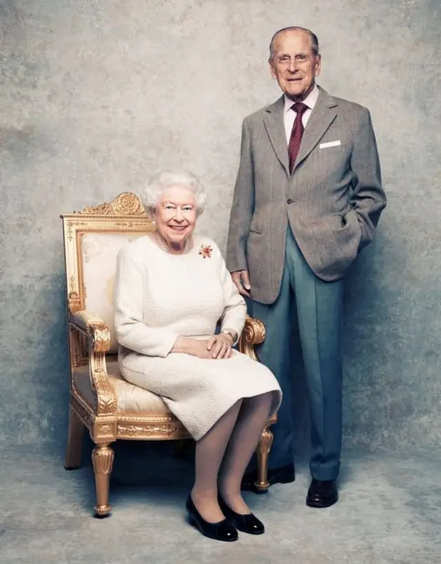 Photo: Queen dey celebrate 70 years for marriage - BBC News Pidgin