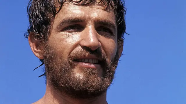 Bekim Fehmiu: „On je simbol naših komplikovanih odnosa“ - BBC News na ...