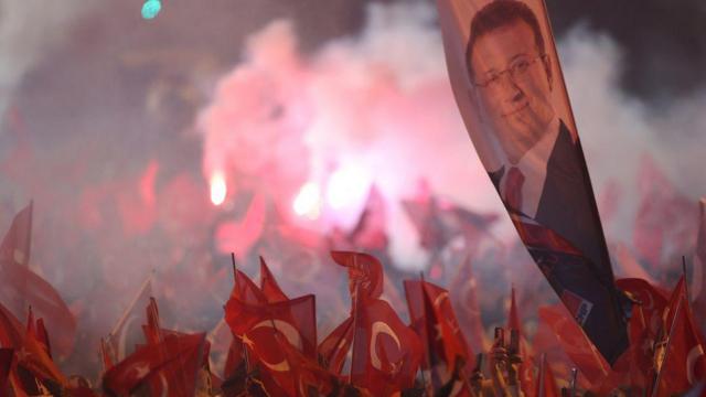 Pilkada Turki: Oposisi menang, partai Erdogan telan kekalahan bersejarah di Istanbul - BBC News ...