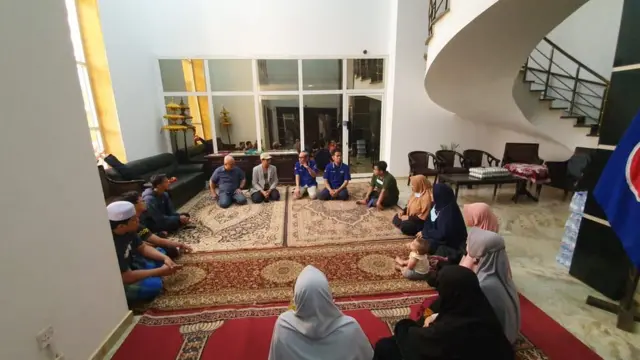 Konflik Sudan: 15 WNI dievakuasi ke rumah aman KBRI Khartoum, sembilan ... Konflik Sudan: 15 WNI dievakuasi ke rumah aman KBRI Khartoum, sembilan ...