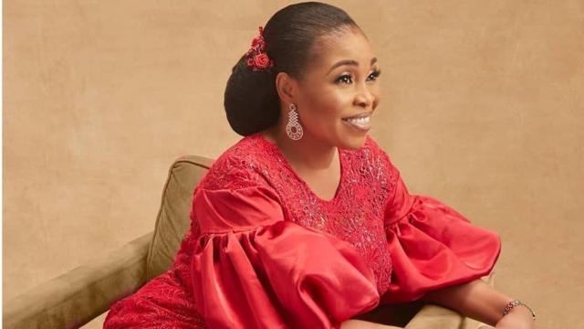 Tope Alabi ṣe ọjọ́ ìbí, Adeyinka Alaseyori kọrin re kìí - BBC News Yorùbá