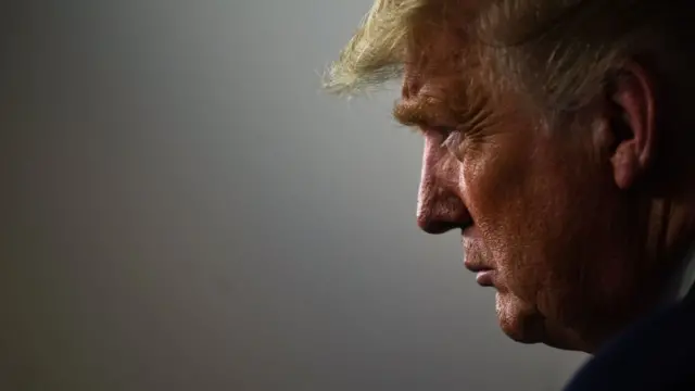 تفتيش منزل دونالد ترامب ما هي الأسباب وماذا وجد المحققون؟ Bbc News عربي