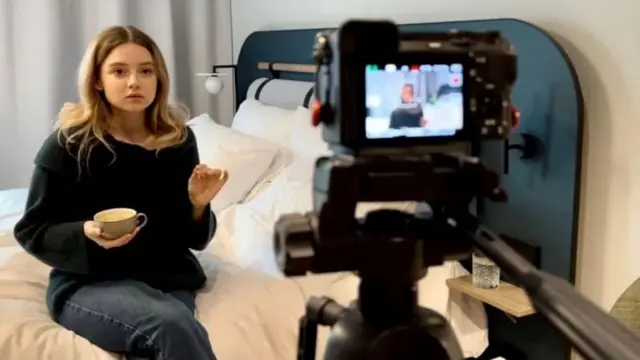 Kako je veštačka inteligencija ukrajinsku jutjuberku pretvorila u rusku ...