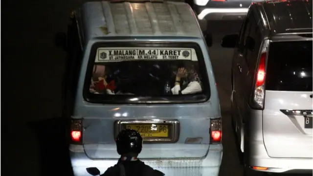 Ribuan perempuan dilecehkan di transportasi umum, 'saya harus selalu waspada setiap naik kereta ...