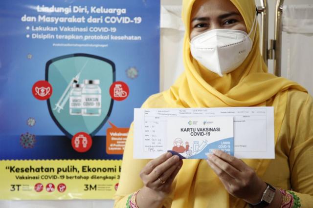Sertifikat vaksin jadi 'kartu sakti' ke mal hingga transportasi umum, disebut 'bentuk ...