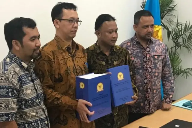 Pembantaian 'dukun santet' 1998-1999 di Banyuwangi: 'Ada tanda silang, lampu tiba-tiba mati, dan ...