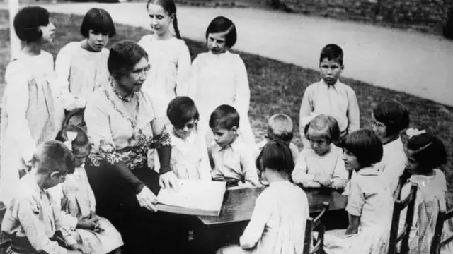 قصة هيلين كيلر الكفيفة الصماء التي أنصت لها رؤساء أمريكا لأكثر من 60 ...