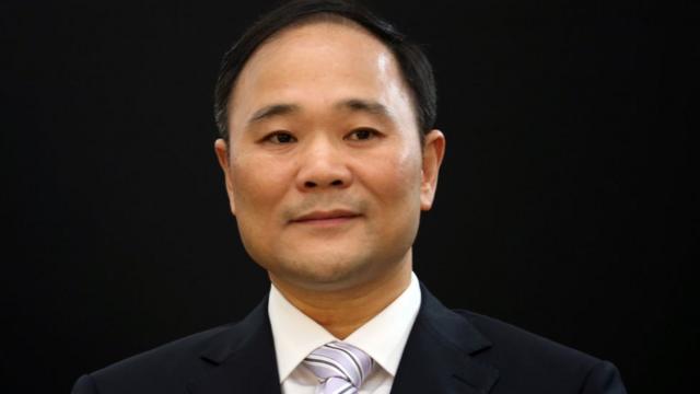 Cómo Li Shufu, el hijo de un granjero chino, logró convertirse en dueño ...