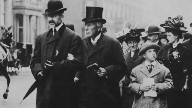 ¿Cuán rica es realmente la familia Rockefeller, sinónimo de la ...