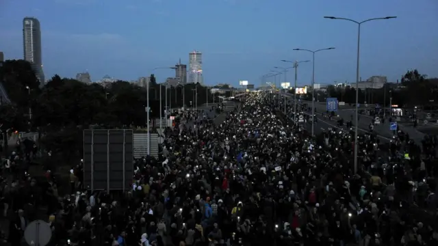 Protesti u Srbiji: U Beogradu nove demonstracije zbog nasilja u zemlji ...
