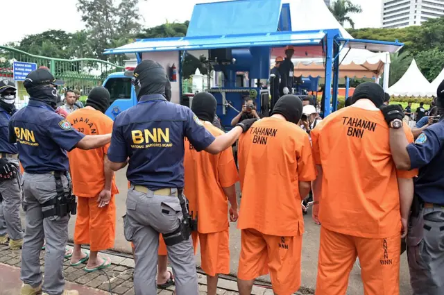 Ekspos selebritas pengguna narkotik: 'Pencitraan penyidik' atau demi ...