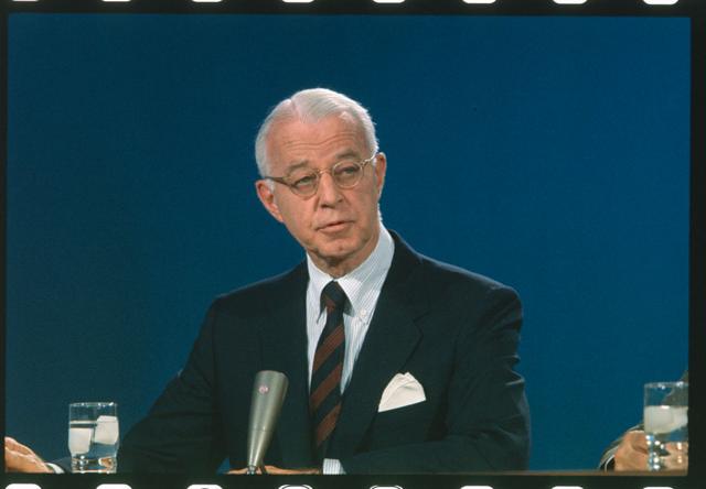 Stephen B. Young: 'Sự phản bội của Henry Kissinger là nguyên nhân chính ...