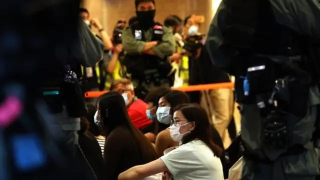 Ekstradisi Hong Kong: Inggris bekukan perjanjian ekstradisi dengan Hong ... Ekstradisi Hong Kong: Inggris bekukan perjanjian ekstradisi dengan Hong ...