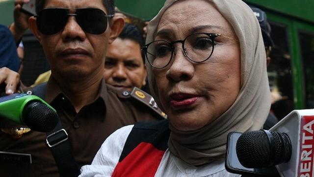 Ratna Sarumpaet divonis dua tahun pidana penjara, terbukti bersalah berbohong dan bikin onar ...