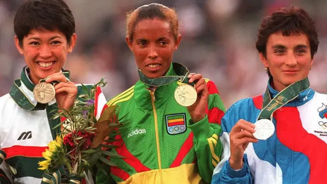 Afrikaaf Olompikiirratti maraatoonii jalqaba kan mo'atte Faaxumaa ...