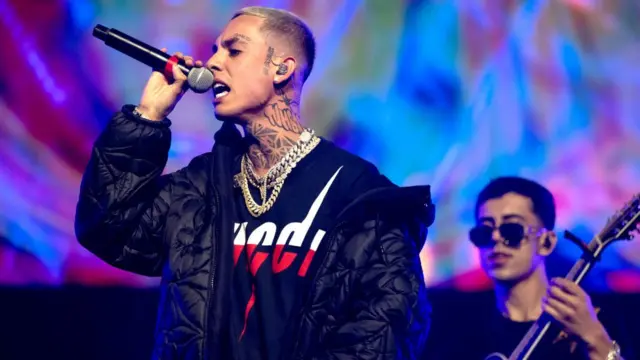 El origen de los corridos tumbados mexicanos con los que triunfan artistas como Bad Bunny, Peso ...