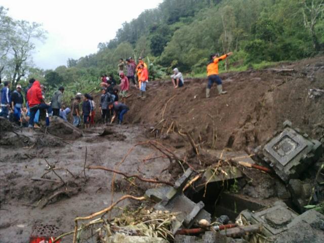 12 orang tewas tertimbun longsor di Kintamani, Bali - BBC News Indonesia