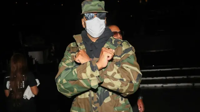 DMX casket: Pictures from Earl "DMX" Simmons memorial service - BBC ...