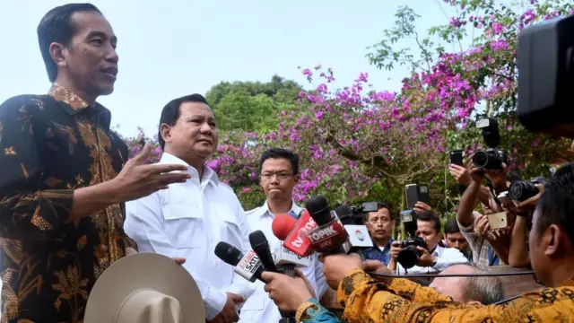 Pertemuan Jokowi-Prabowo 'dinginkan suhu Pilkada DKI yang memanas' - BBC News Indonesia