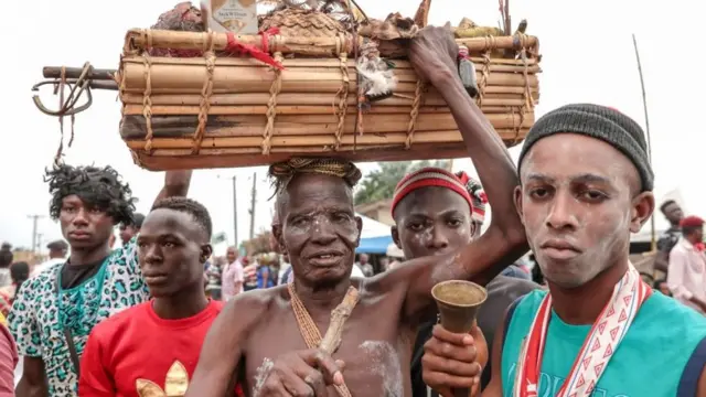 Igbo culture: Ụzọ isii ndị Igbo si ekpezi esemokwu oge gboo - BBC News Ìgbò