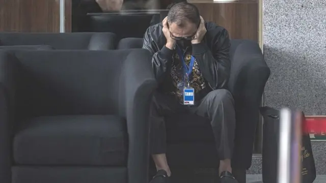 KPK tahan Rafael Alun Trisambodo 'mantan pejabat pajak' dalam kasus dugaan gratifikasi - BBC ...