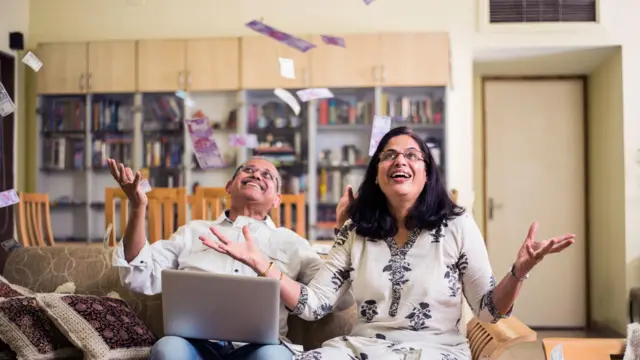 PPF Retirement Savings : નિવૃત્તિ સમયે અઢી કરોડ રૂપિયાની મૂડી કઈ રીતે મેળવી શકો? - BBC News ગુજરાતી