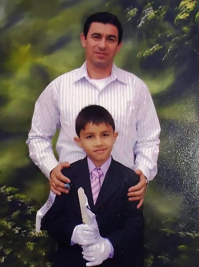 اختلال اسکیزوافکتیو؛ «صدایی می‌شنوم که به زبانی ناآشنا صحبت می‌کند» - BBC News فارسی