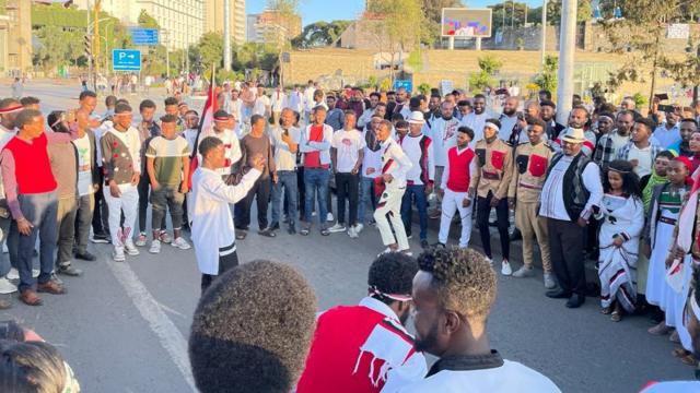 Suurawwan jala bultii ayyaana Irreechaa magaala Finfinneerraa - BBC ...