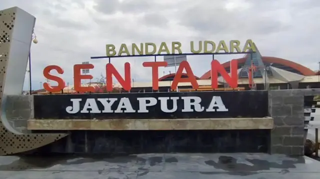 Papua: Polemik pemindahan makam Theys Hiyo Eluay - Dihendaki keluarga ...