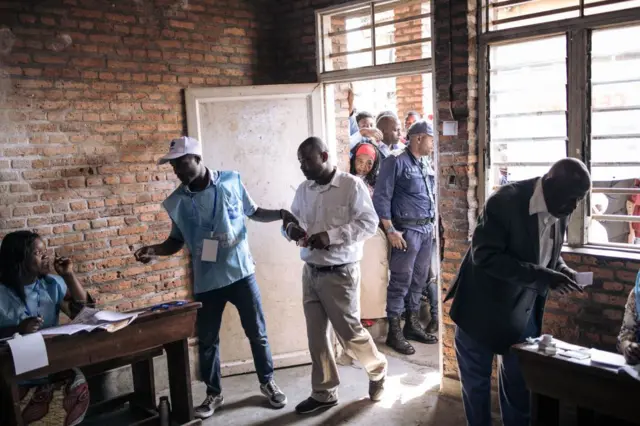 Élections en RDC 2023 : « 30% du matériel électoral ne fonctionne pas ...