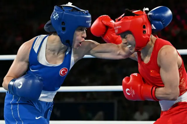 2024 Paris Olimpiyatları: Buse Naz Çakıroğlu Çinli rakibine yenildi ...