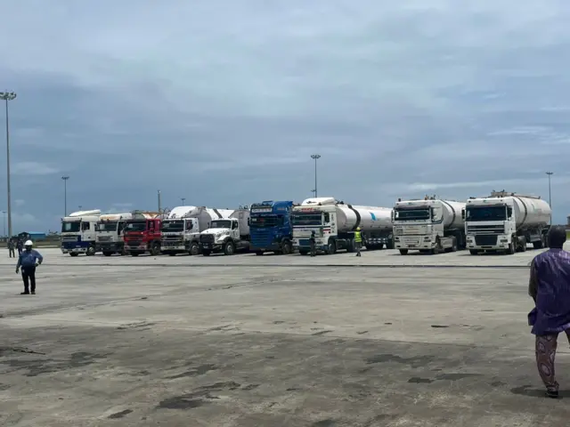 Dangote refinery: First petrol loading start for Dangote Petroleum Refinery - wetin e mean for ...