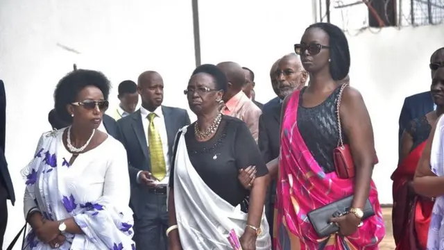 Umugogo w'umwami Kigeli V washitse mu Rwanda - BBC News Gahuza