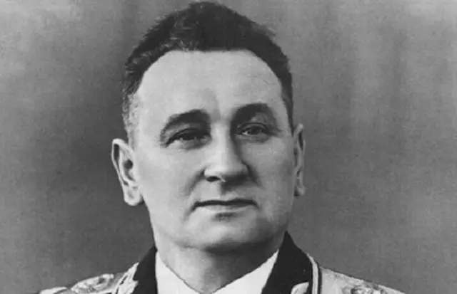 Wixii uu caqliga iyo khayraadka Soomaalida ka yiri Jeneralkii awoodda ...