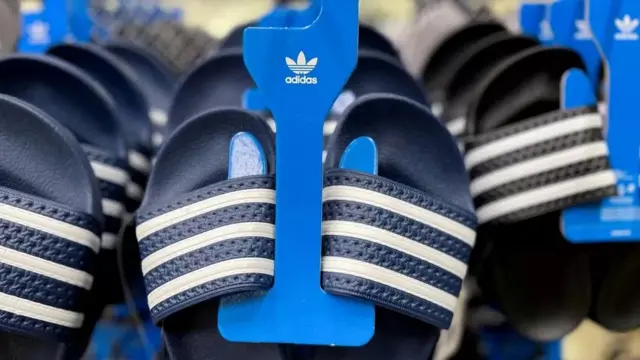 Adidas ivuga ko ikirango cya Black Lives Matter kibangamiye icyayo cy ...