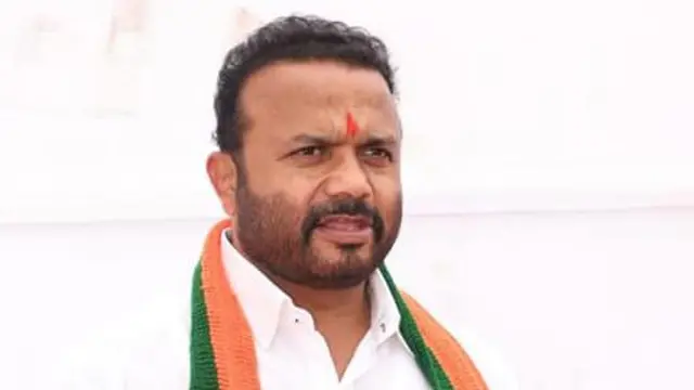 आमदार जयकुमार गोरेंचा अपघात, गाडी पुलावरून नदीत कोसळली - BBC News मराठी