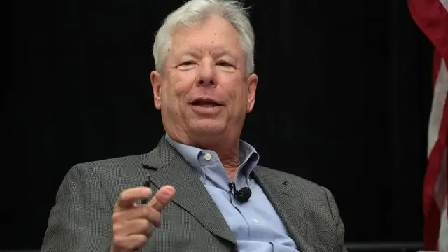 Qué es la "teoría del empujón" que le hizo ganar al estadounidense Richard H. Thaler el Nobel de ...