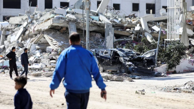 Palestina: Kisah Hind Rajab, bocah perempuan di Gaza yang meminta ...