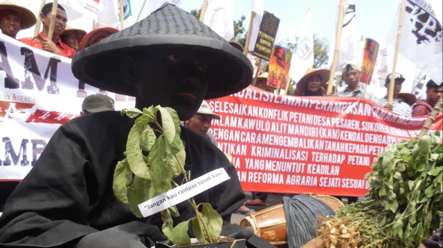 Konflik agraria: ‘Ini tanah nenek moyang kami, bukan tanah TNI AU’ – Puluhan tahun sengketa ...