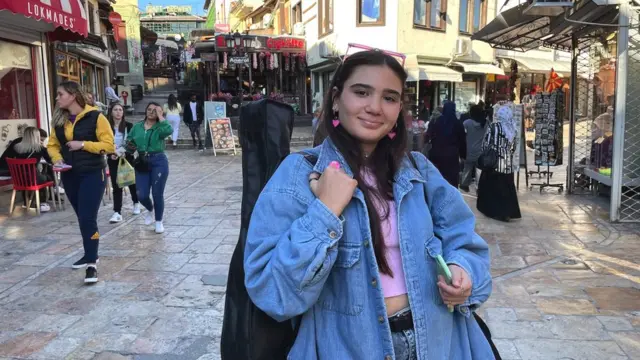 Dina Jašari, muzika i Severna Makedonija: Skopskoj kantautorki dom je ...