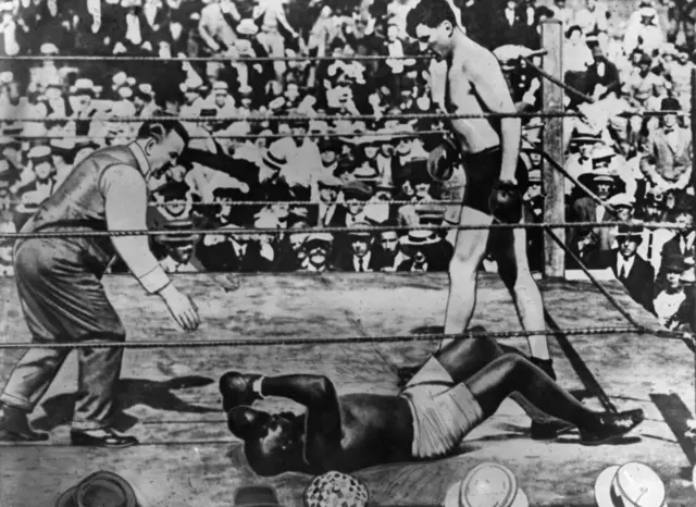 Jack Johnson, el campeón de boxeo muerto en 1946 al que Trump le ...