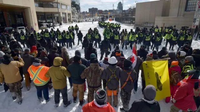 Canada protests: Police don begin make arrests for Ottawa protest - BBC ...