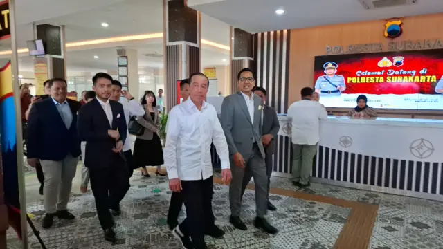 Ijazah Jokowi: Diperiksa di Polresta Solo, 'Jokowi bawa bukti ijazah SD sampai sarjana dari UGM ...